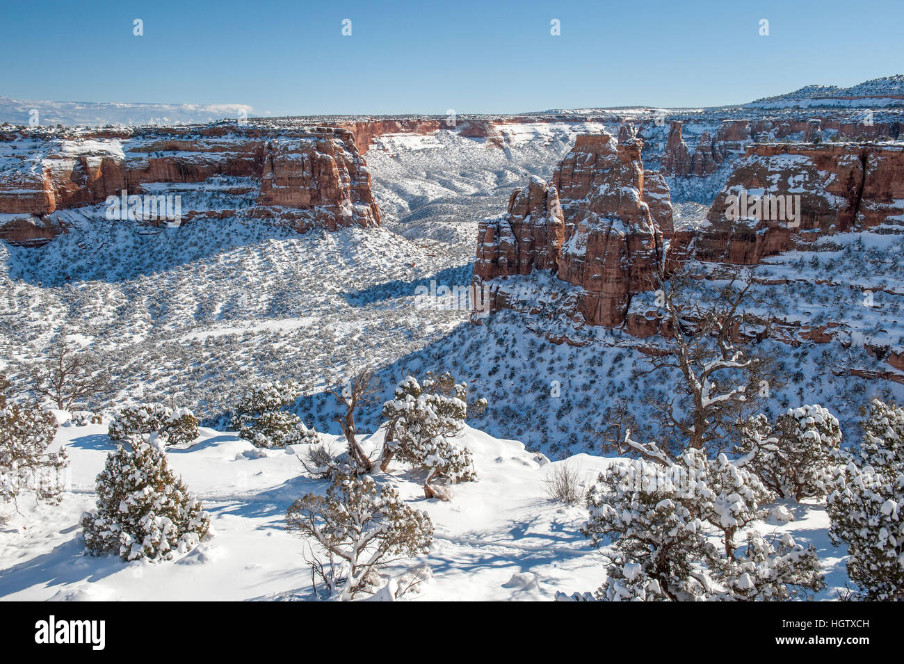 Colorado national monument in winter hi-res stock photography and ...