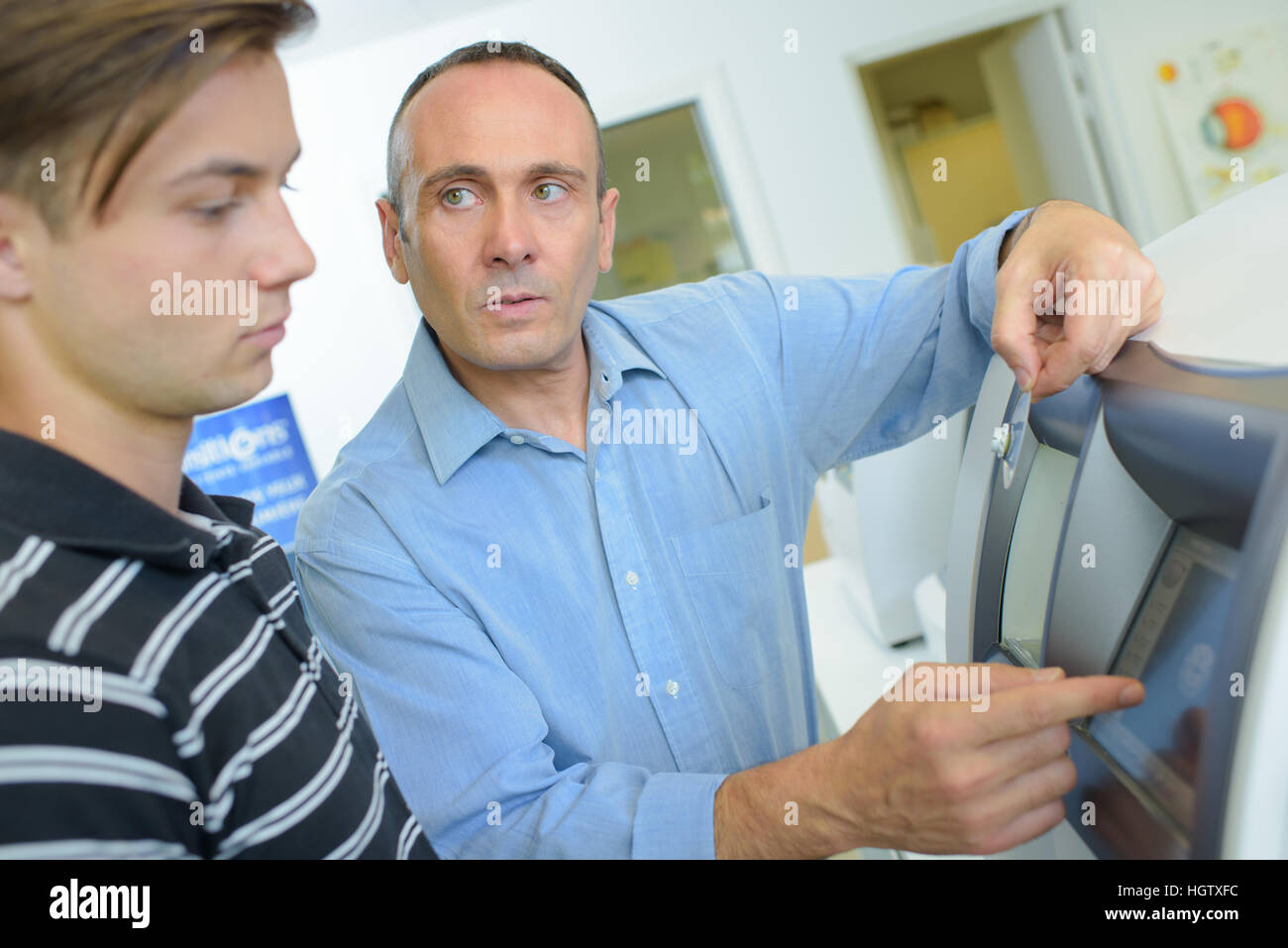 looking at the screen Stock Photo - Alamy