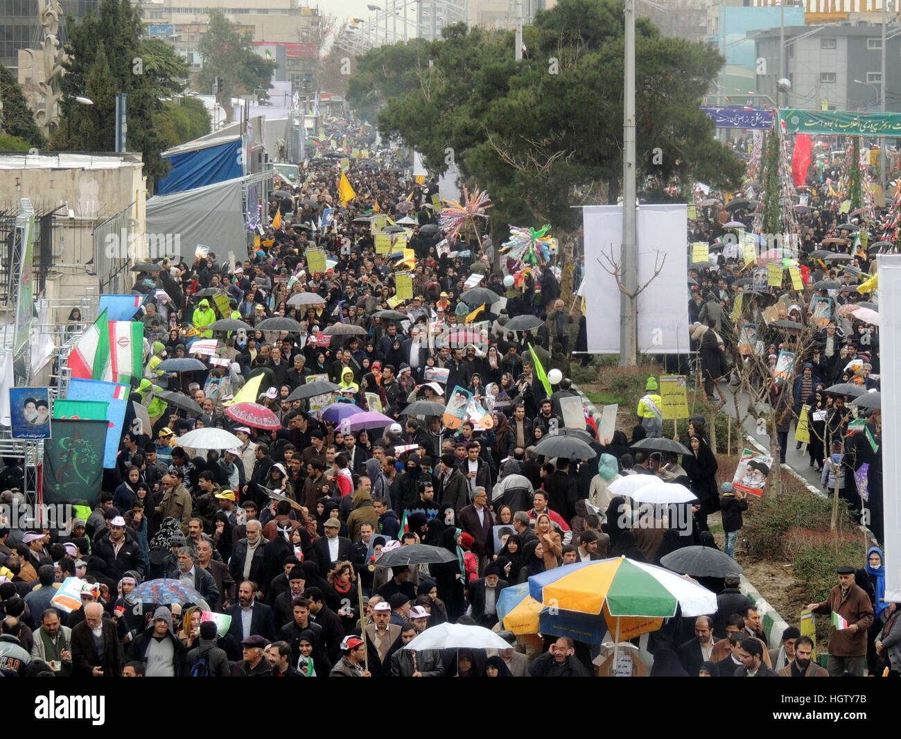 Large crowds of Iranian people marching for Islamic Revolution ...