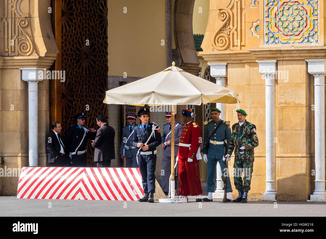 Entrance to royal palace hi-res stock photography and images - Alamy