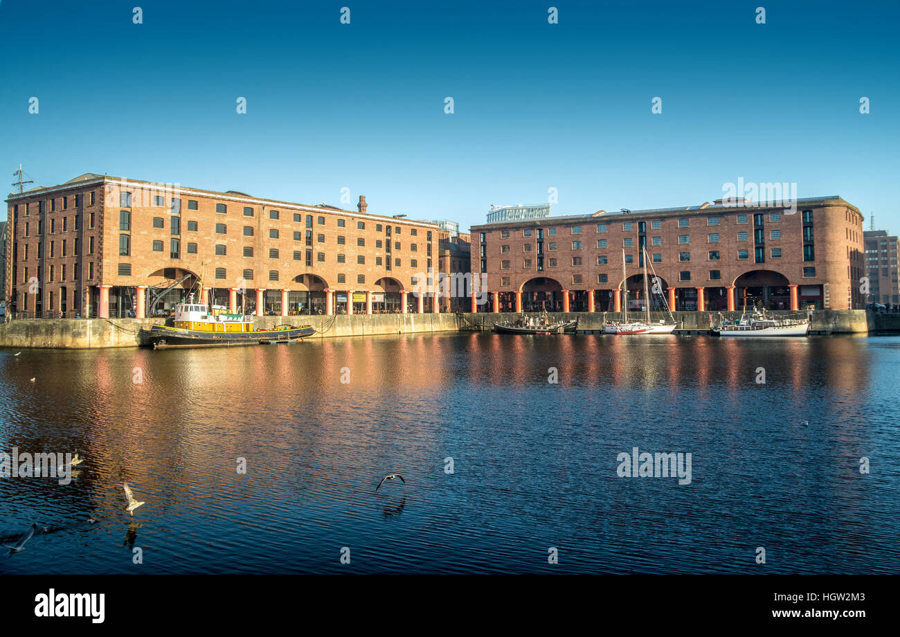 Old albert dock hi-res stock photography and images - Alamy