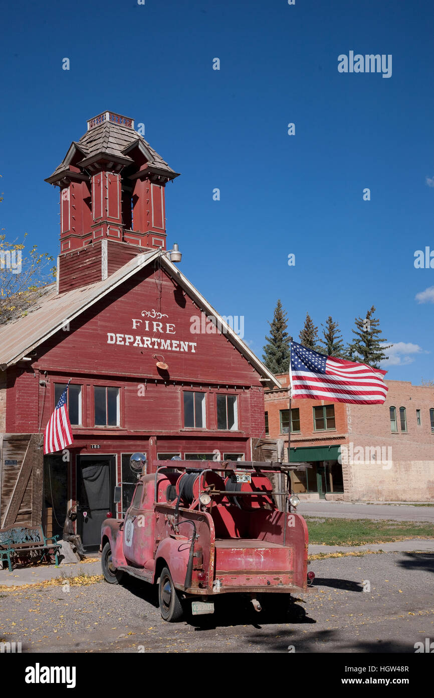 Old fashioned fire truck hi-res stock photography and images - Alamy