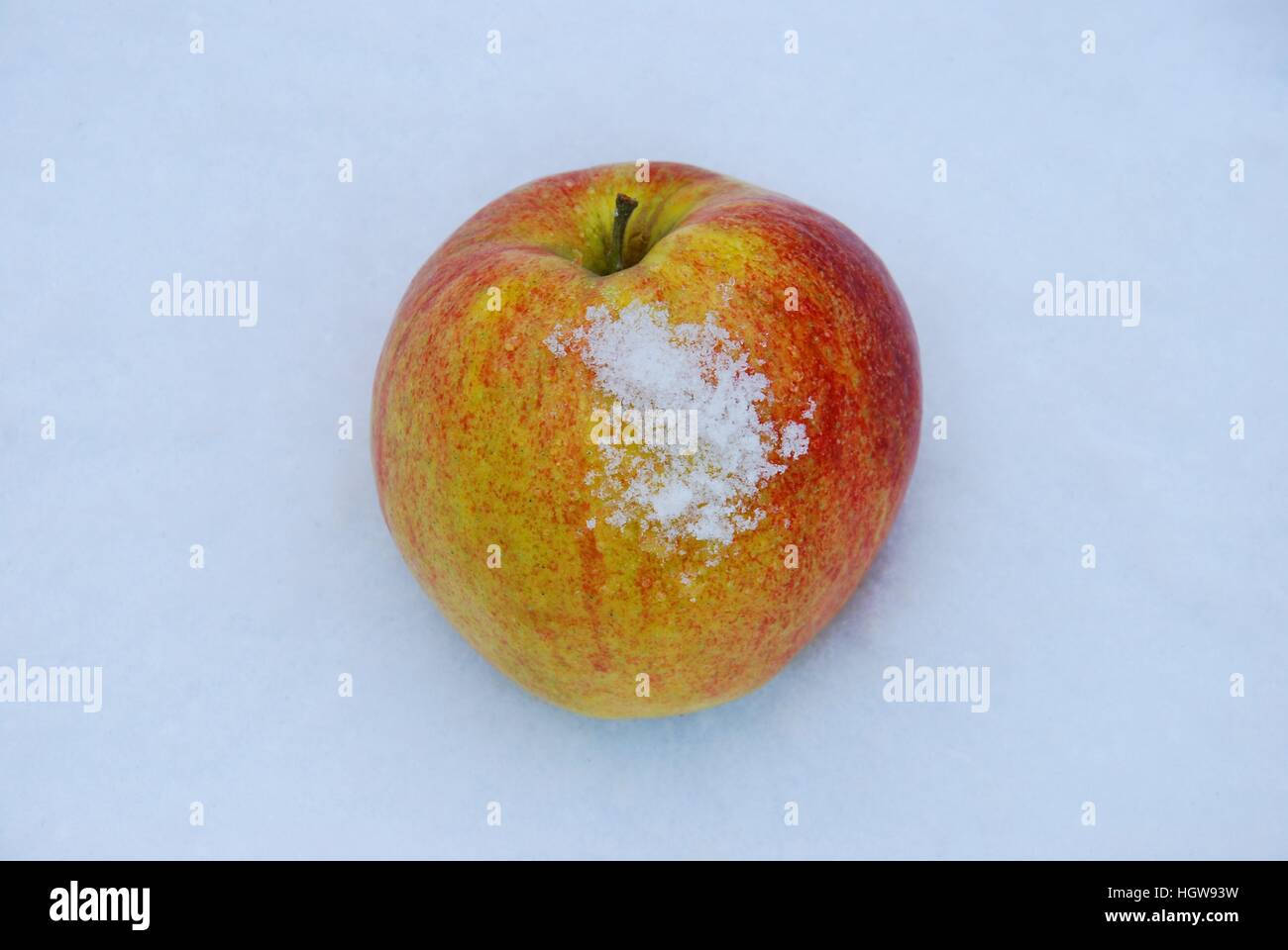 Snow white apple hi-res stock photography and images - Alamy