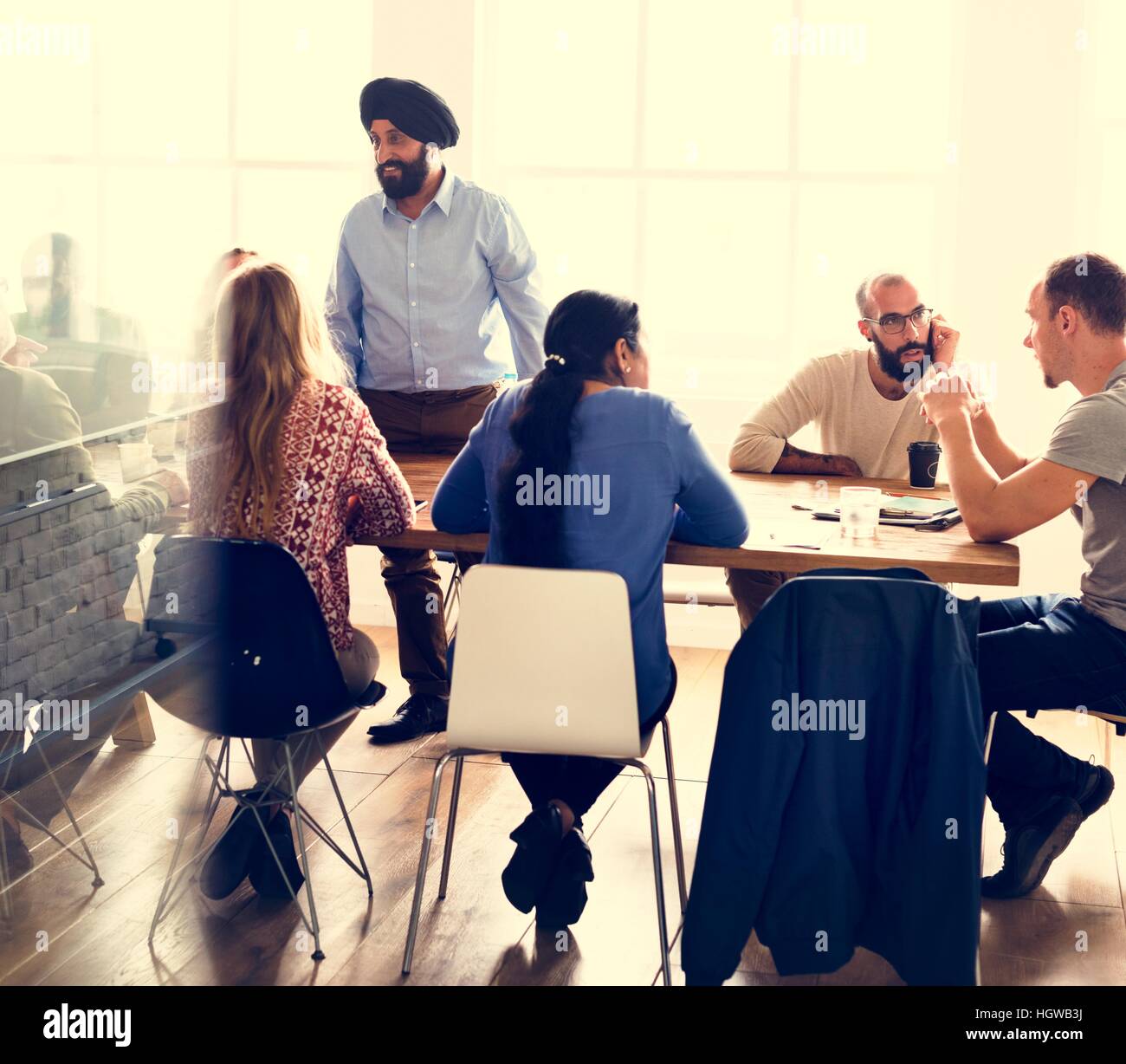 Meeting Table Networking Sharing Concept Stock Photo - Alamy