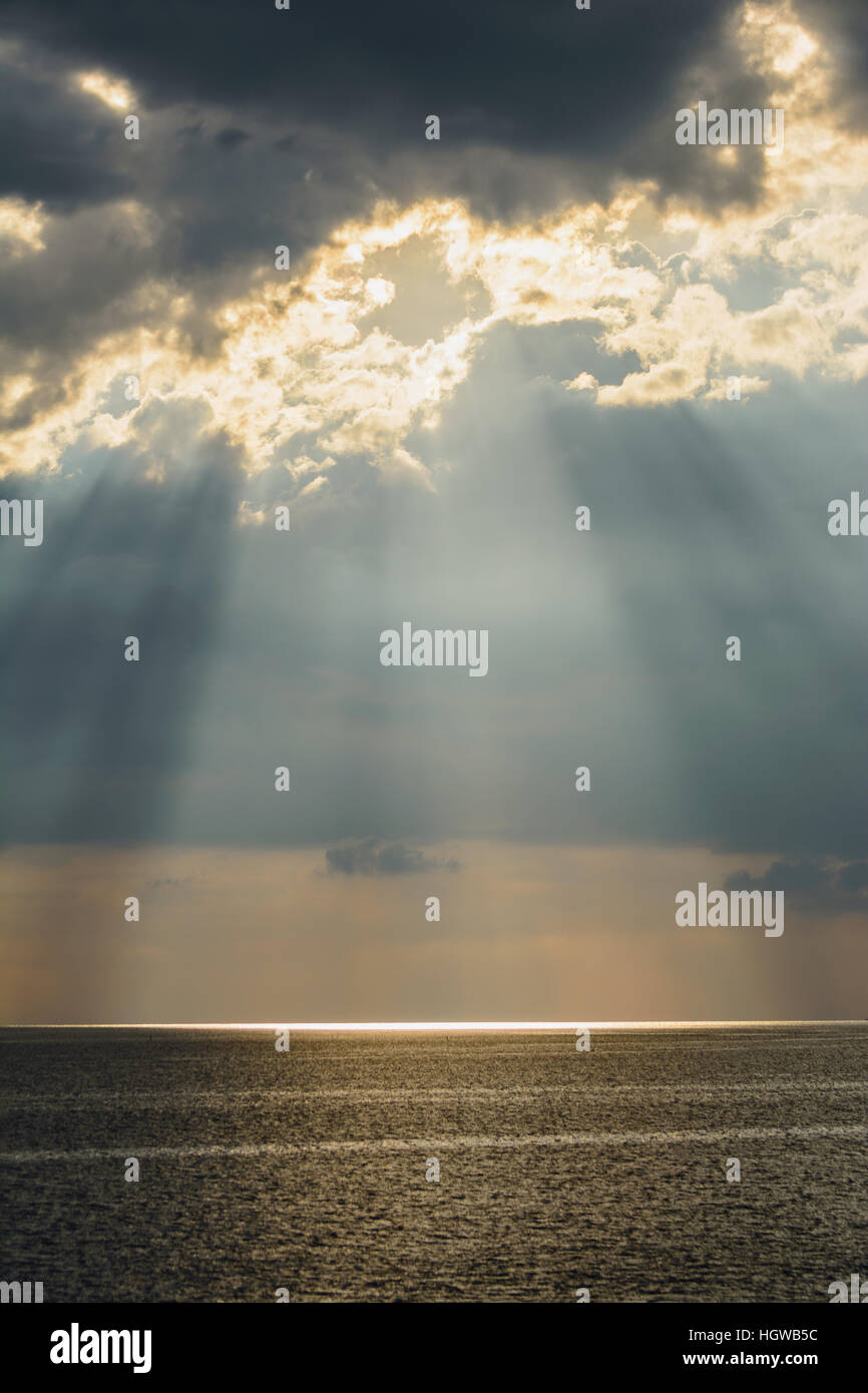 Suns reflection over ocean hi-res stock photography and images - Alamy