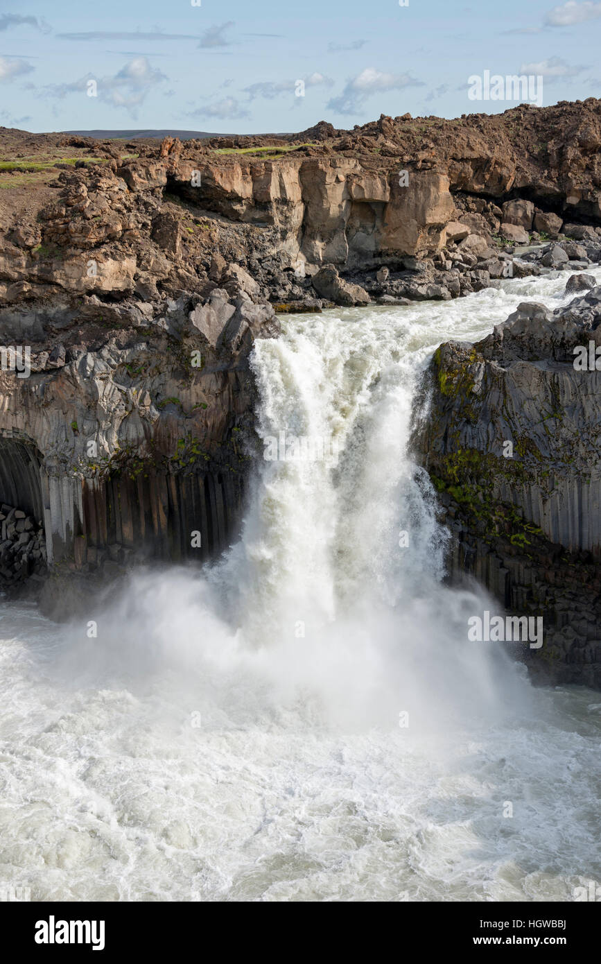 Waterfall Aldeyjarfoss, Skjalfandafljot river, Sprengisandur, F26 ...