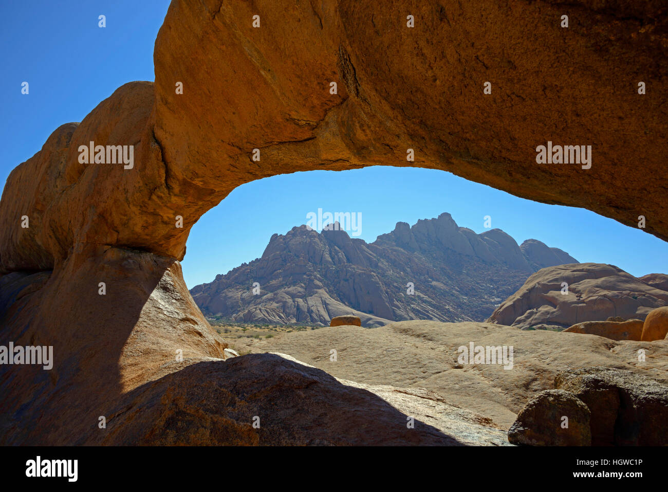 Arch of rocks hi-res stock photography and images - Alamy