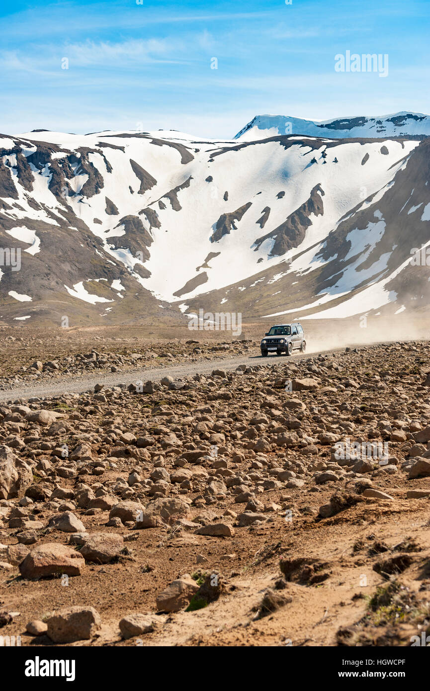 4x4 tours, Iceland road trip, 4x4 offroad vehicle travels on the ...
