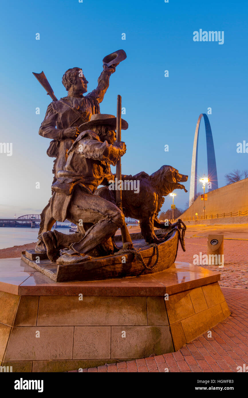 Lewis and Clark sculpture (by harry Weber) and the Gateway Arch in St ...