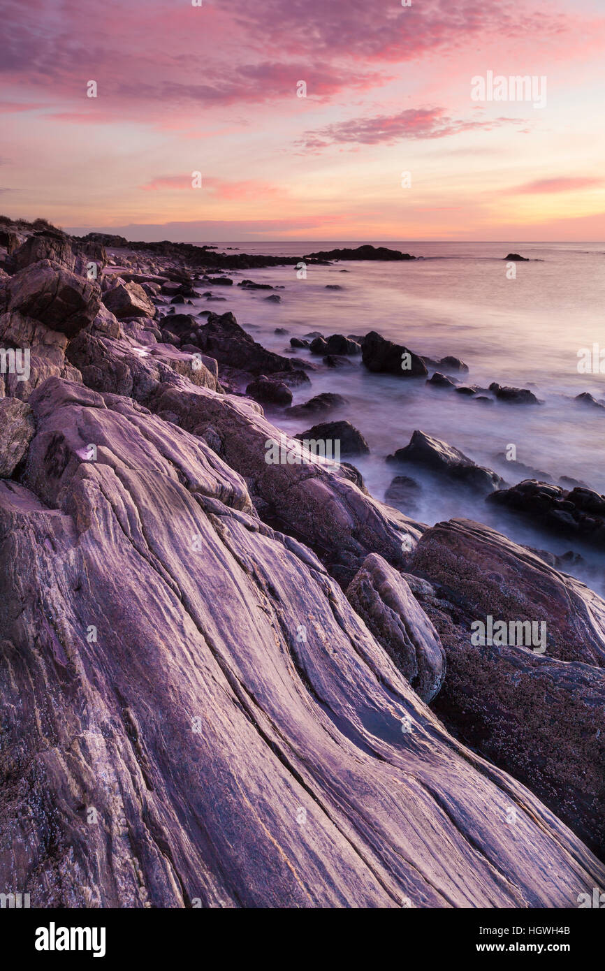 Dawn over the Atlantic Ocean at Wallis Sands State Park in Rye, New ...