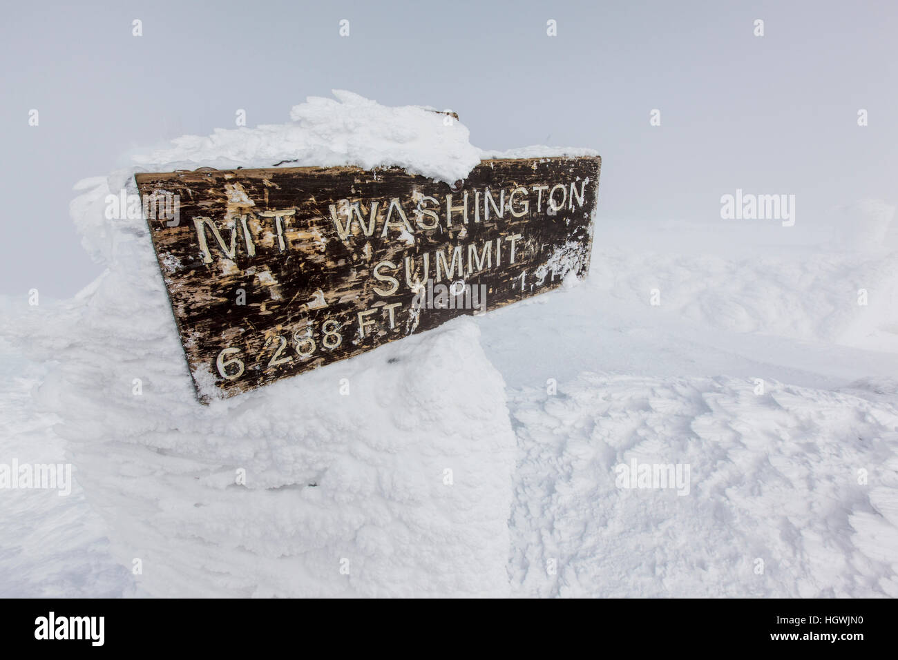 Rime ice on the summit of New Hampshire's Mount Washington in winter ...