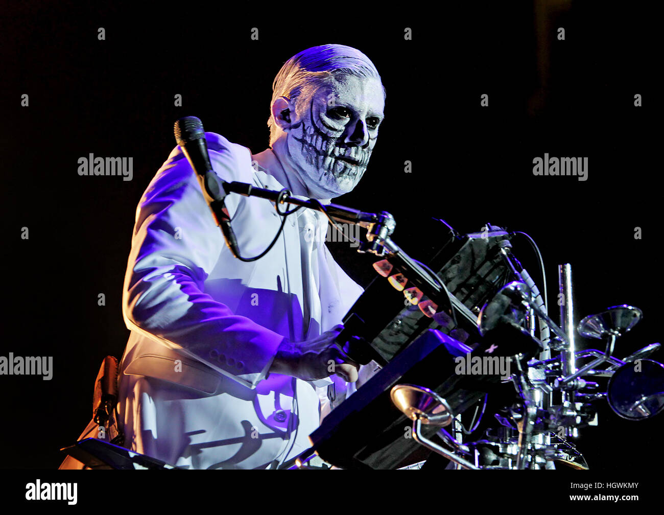 Limp Bizkit performing at Manchester Arena Featuring: Limp Bizkit, Wes ...