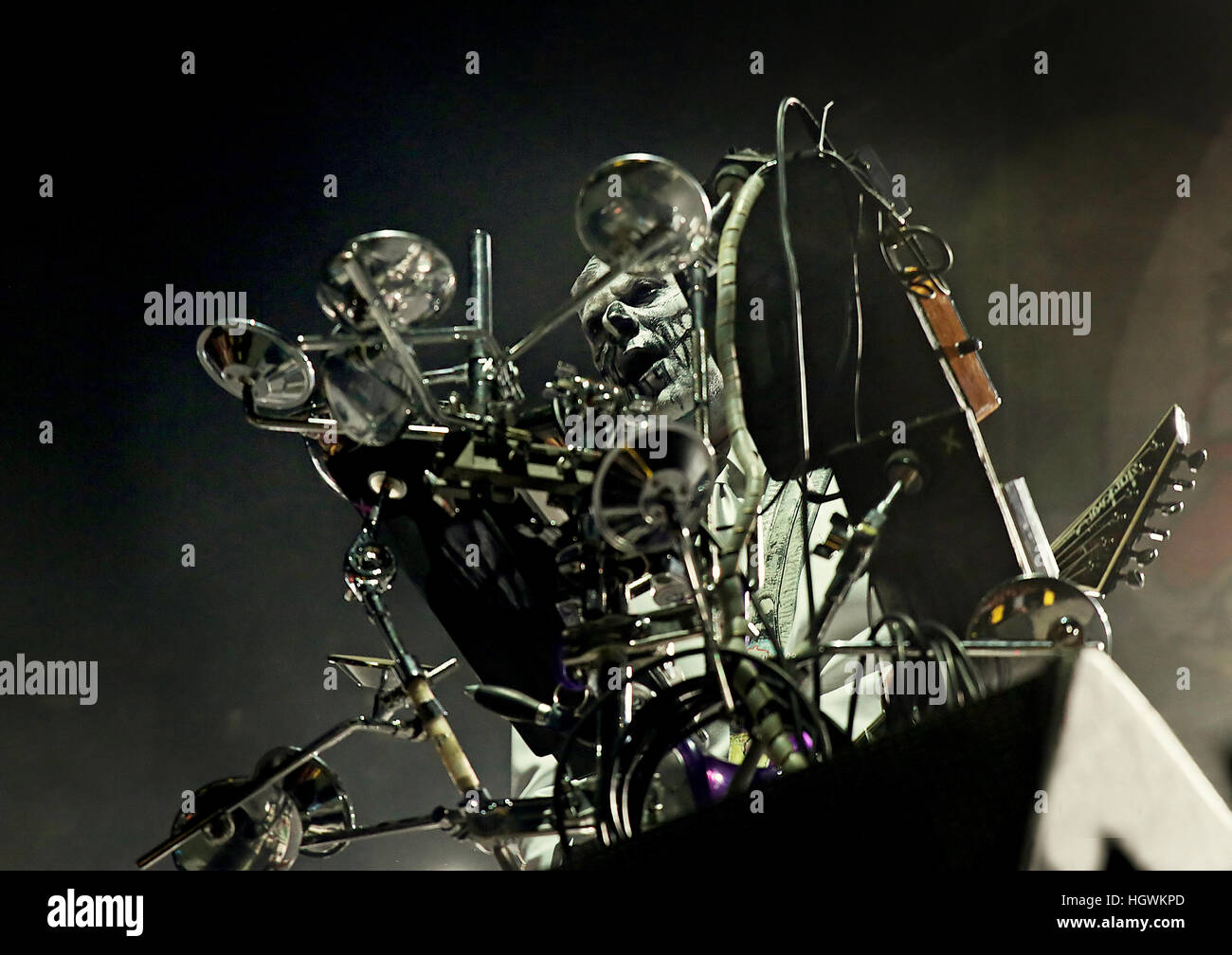 Limp Bizkit performing at Manchester Arena Featuring: Limp Bizkit, Wes ...