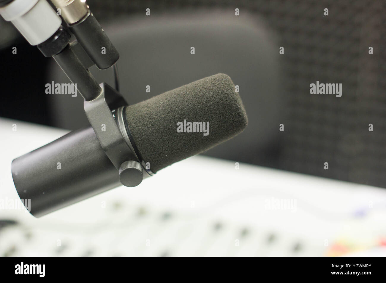 Radio studio hi-res stock photography and images - Alamy
