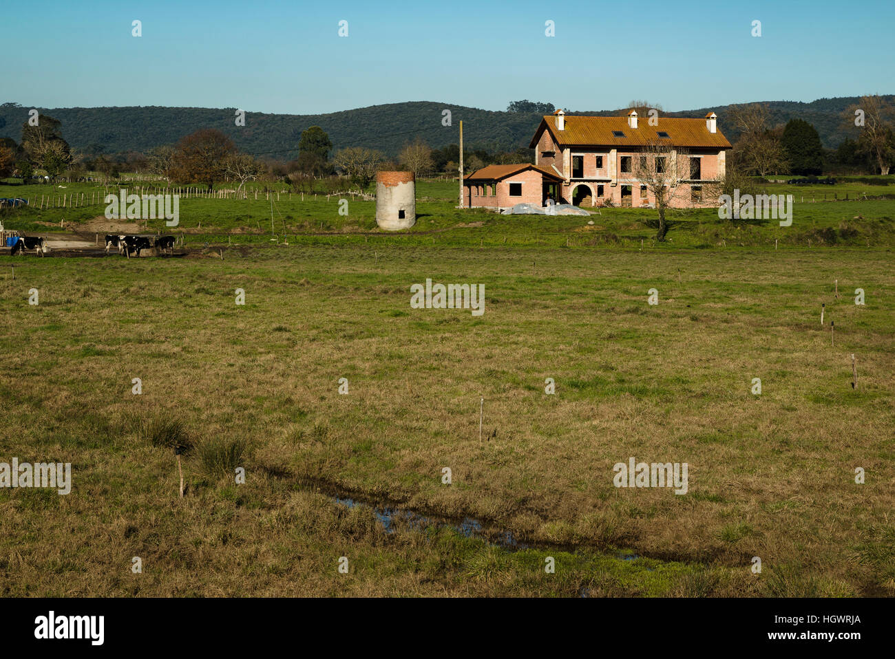 Construction house farm hi-res stock photography and images - Alamy