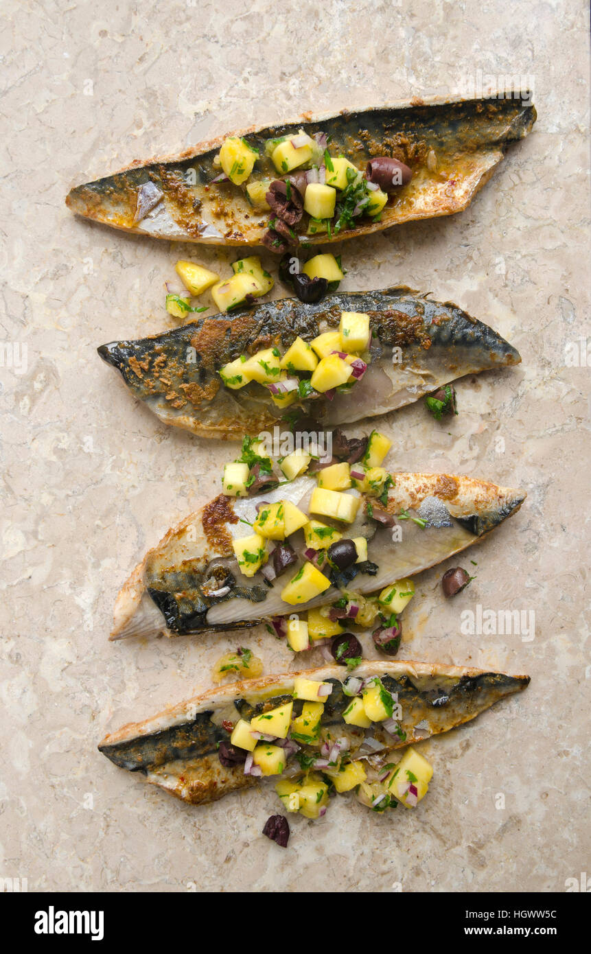 Cooked mackerel fillets hi-res stock photography and images - Alamy