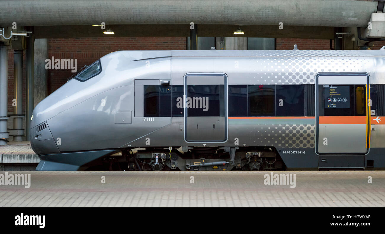 Fast train locomotive hi-res stock photography and images - Alamy