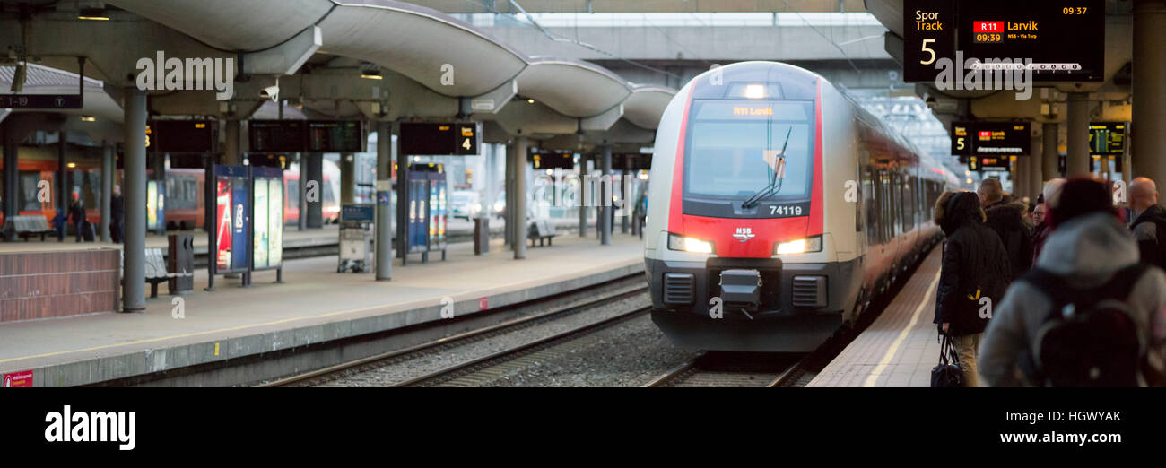 Nsb train station hi-res stock photography and images - Alamy
