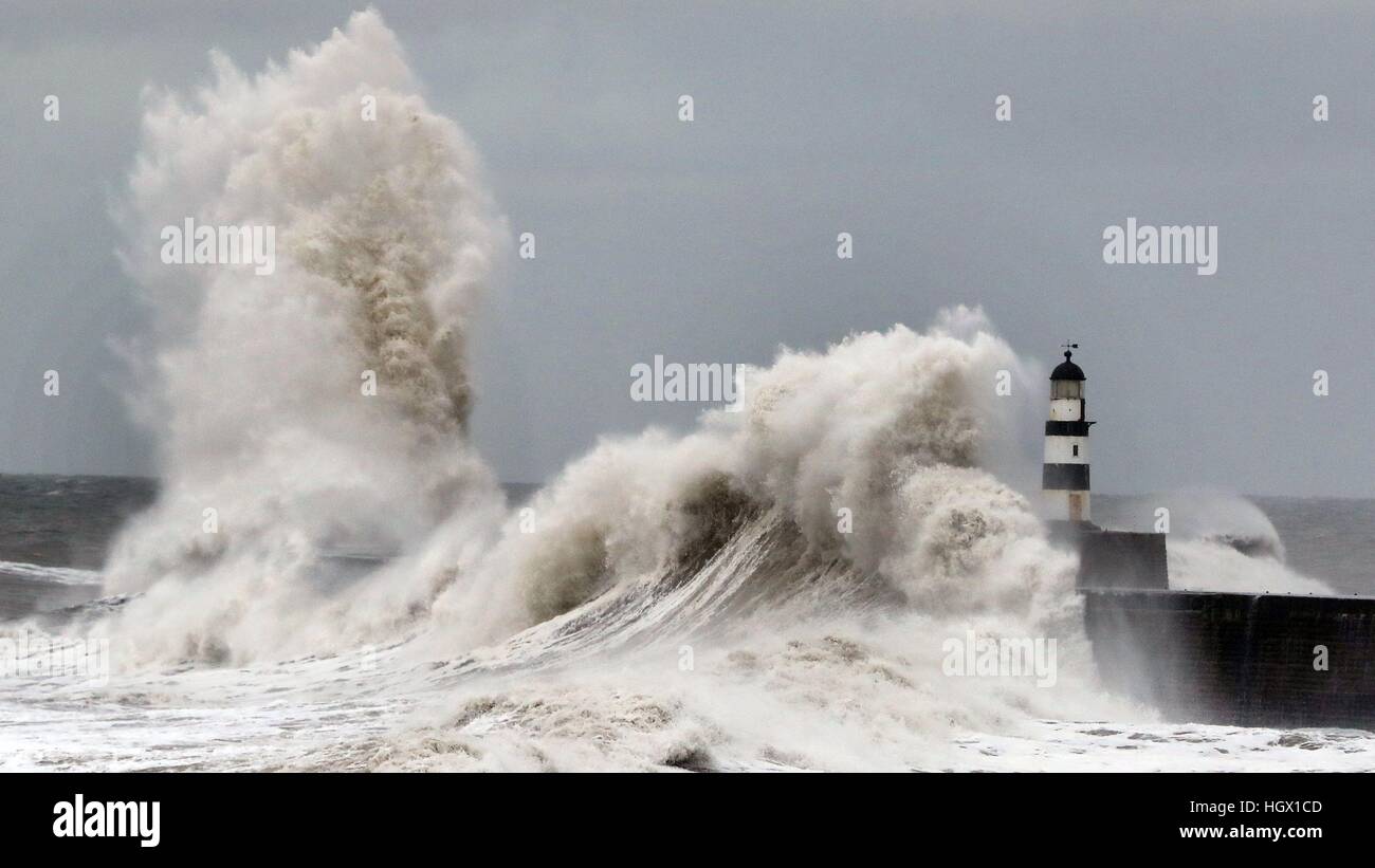 North sea waves scotland storm hi-res stock photography and images - Alamy