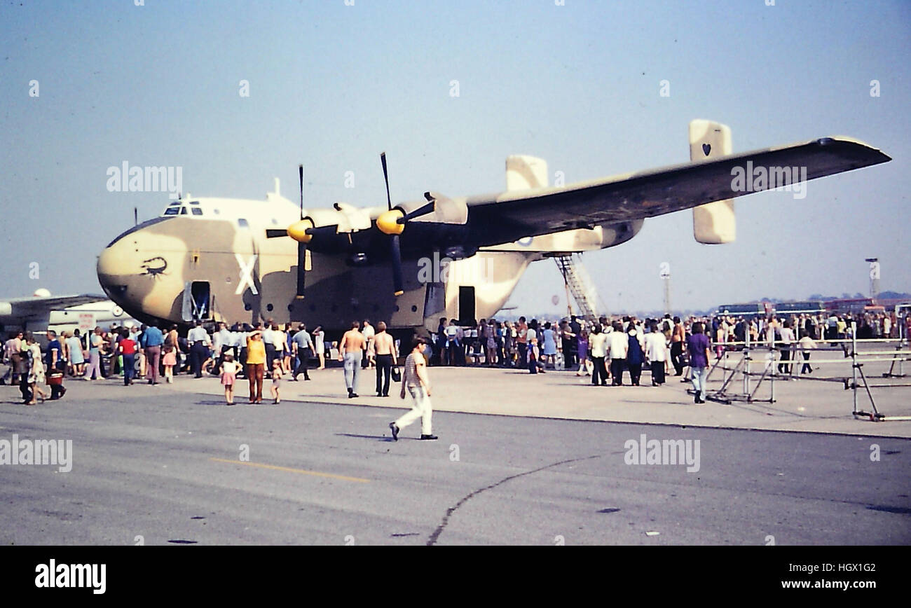 1950s british heavy transport aircraft hi-res stock photography and ...