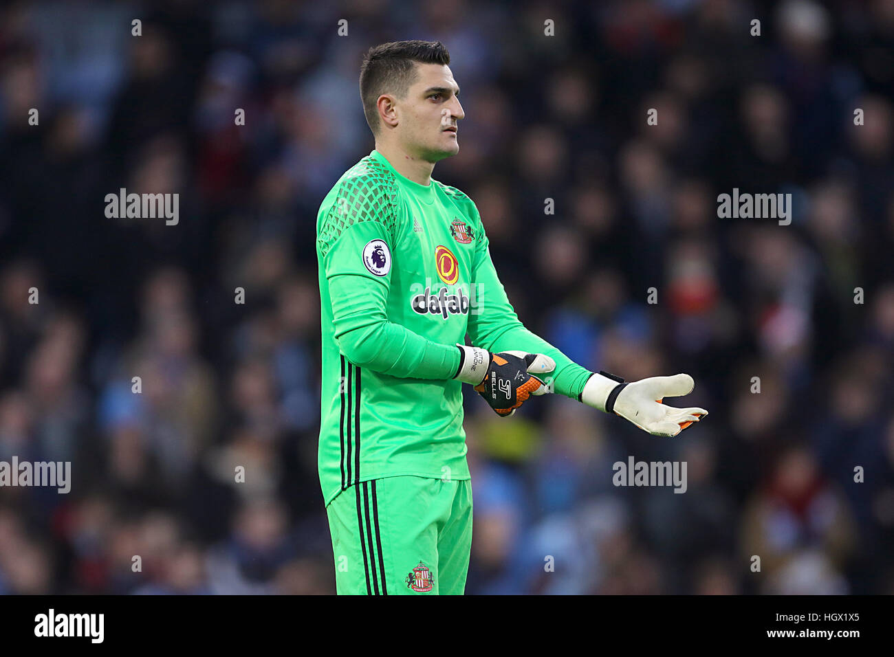 Burnley goalkeeper Tom Heaton Stock Photo - Alamy