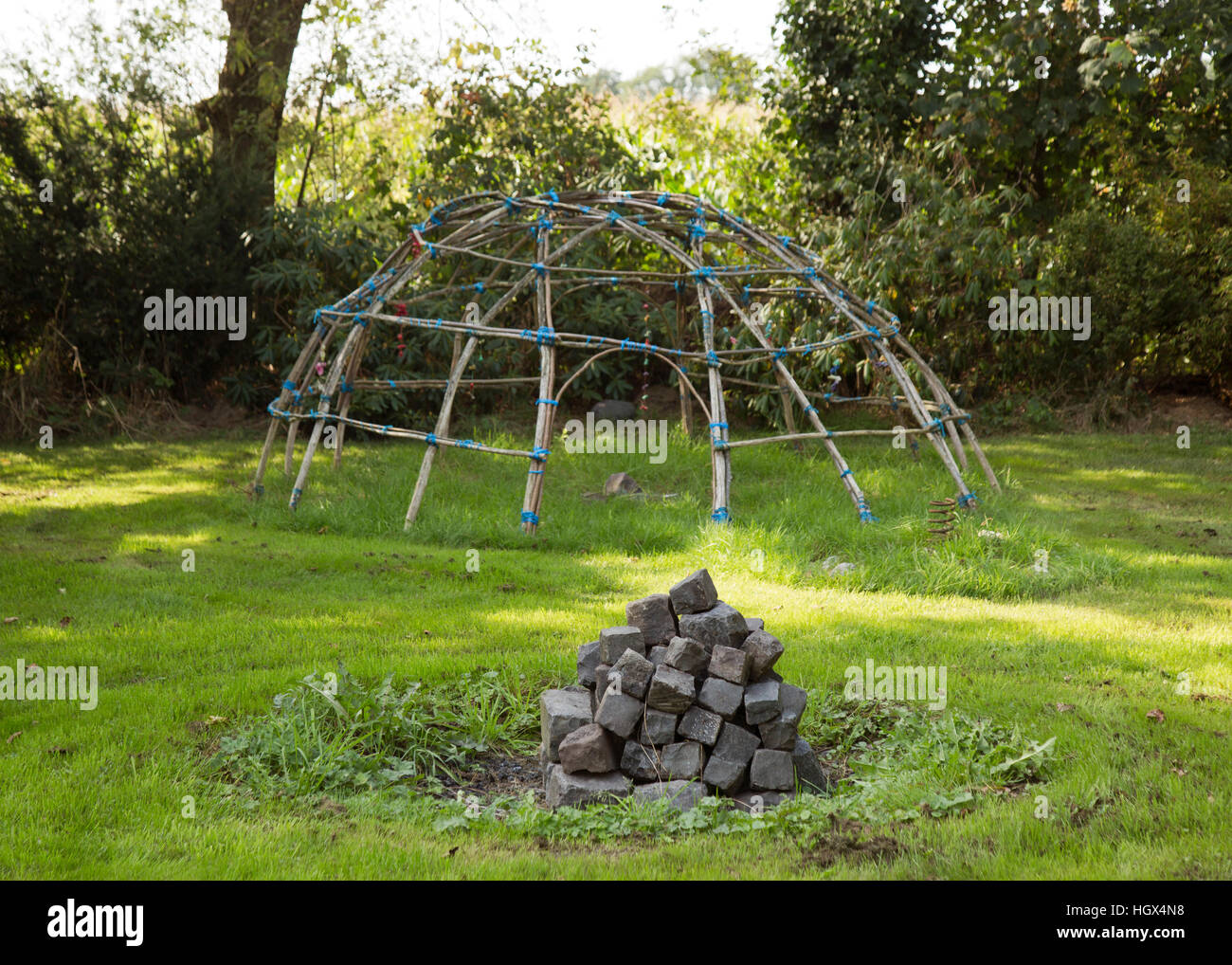 Sweat lodge hi-res stock photography and images - Alamy