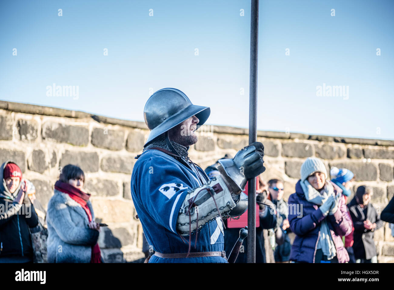 Medieval soldier hi-res stock photography and images - Alamy