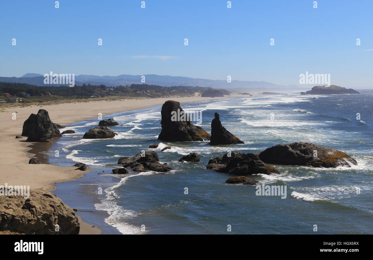 Face Rock State Scenic Viewpoint, Bandon, Oregon. Looking south, in ...
