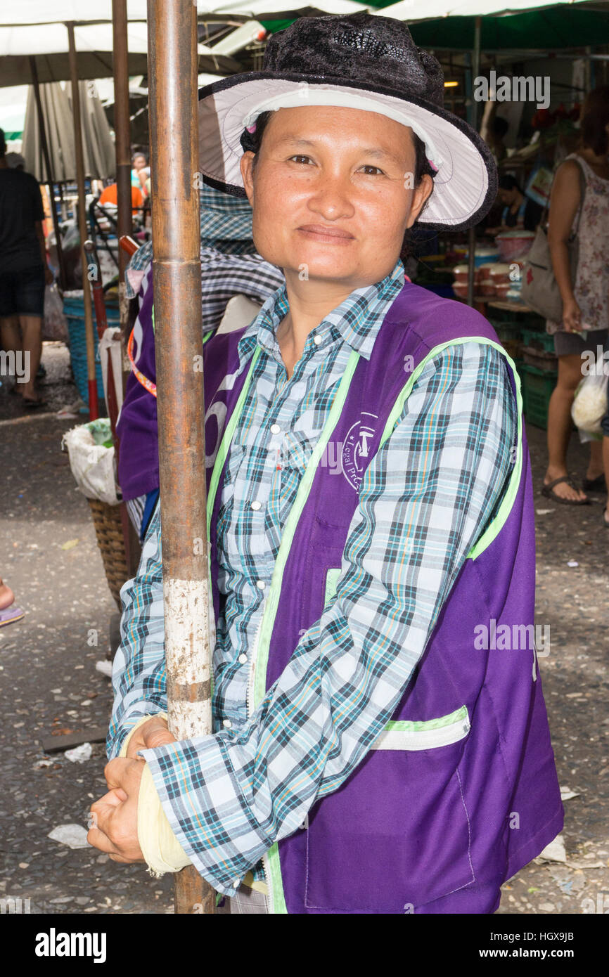 Porter bangkok hi-res stock photography and images - Alamy