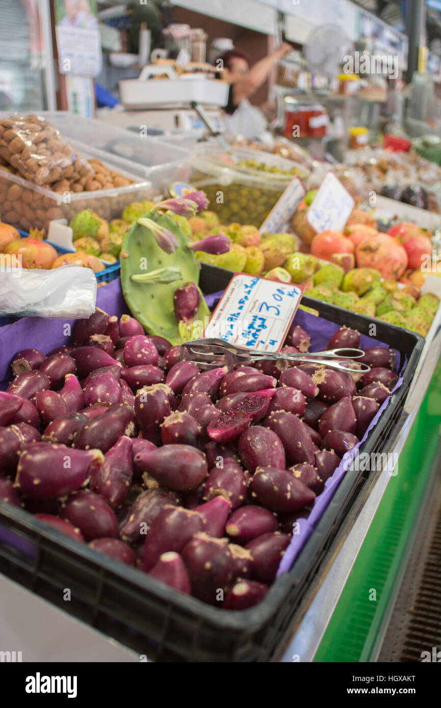 Loule portugal market hi-res stock photography and images - Alamy