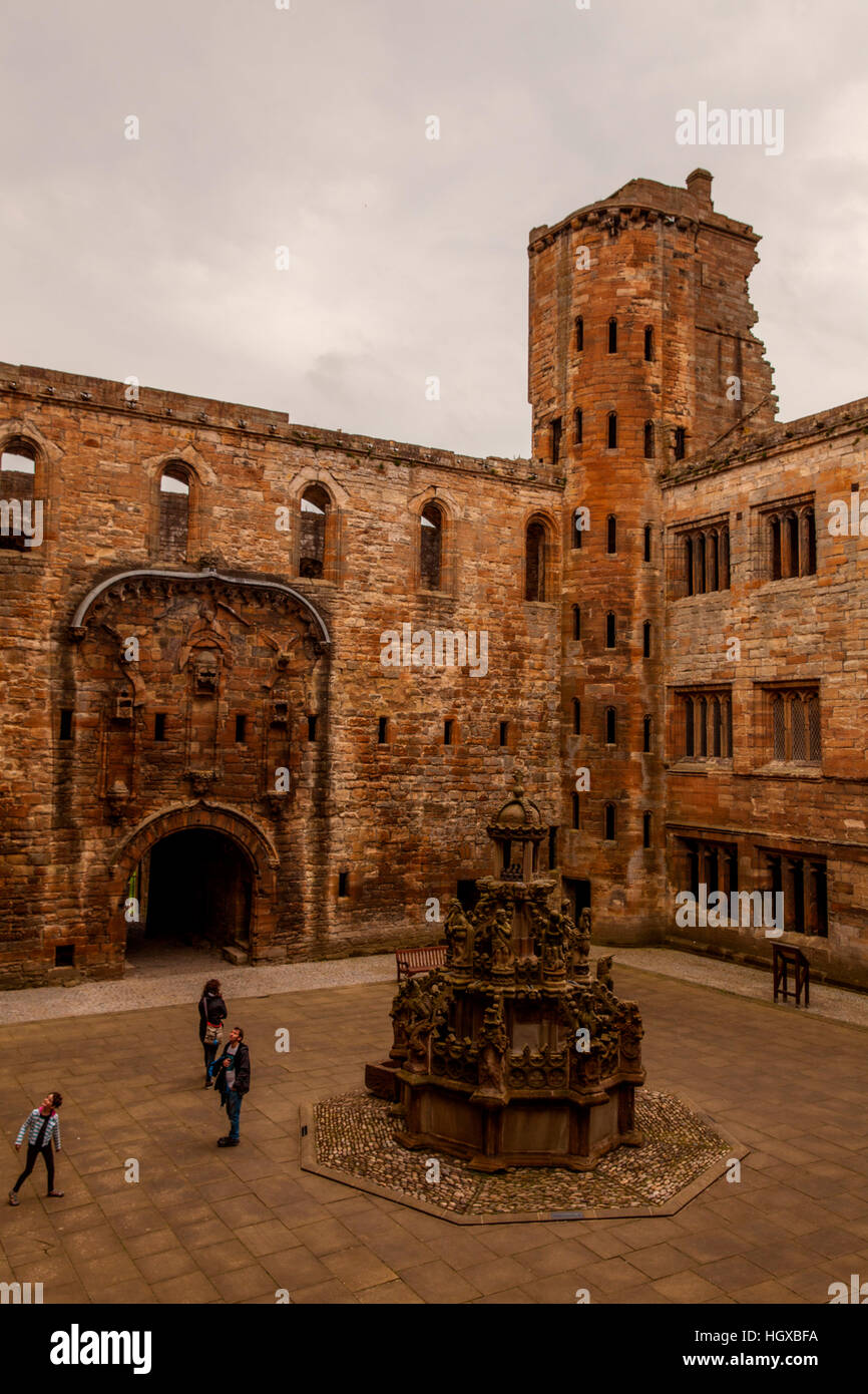 Linlithgow palace hi-res stock photography and images - Alamy