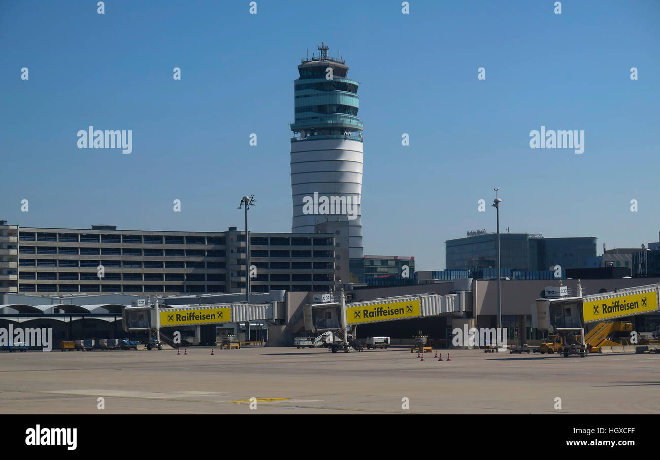 Flughafen wien schwechat hi-res stock photography and images - Alamy