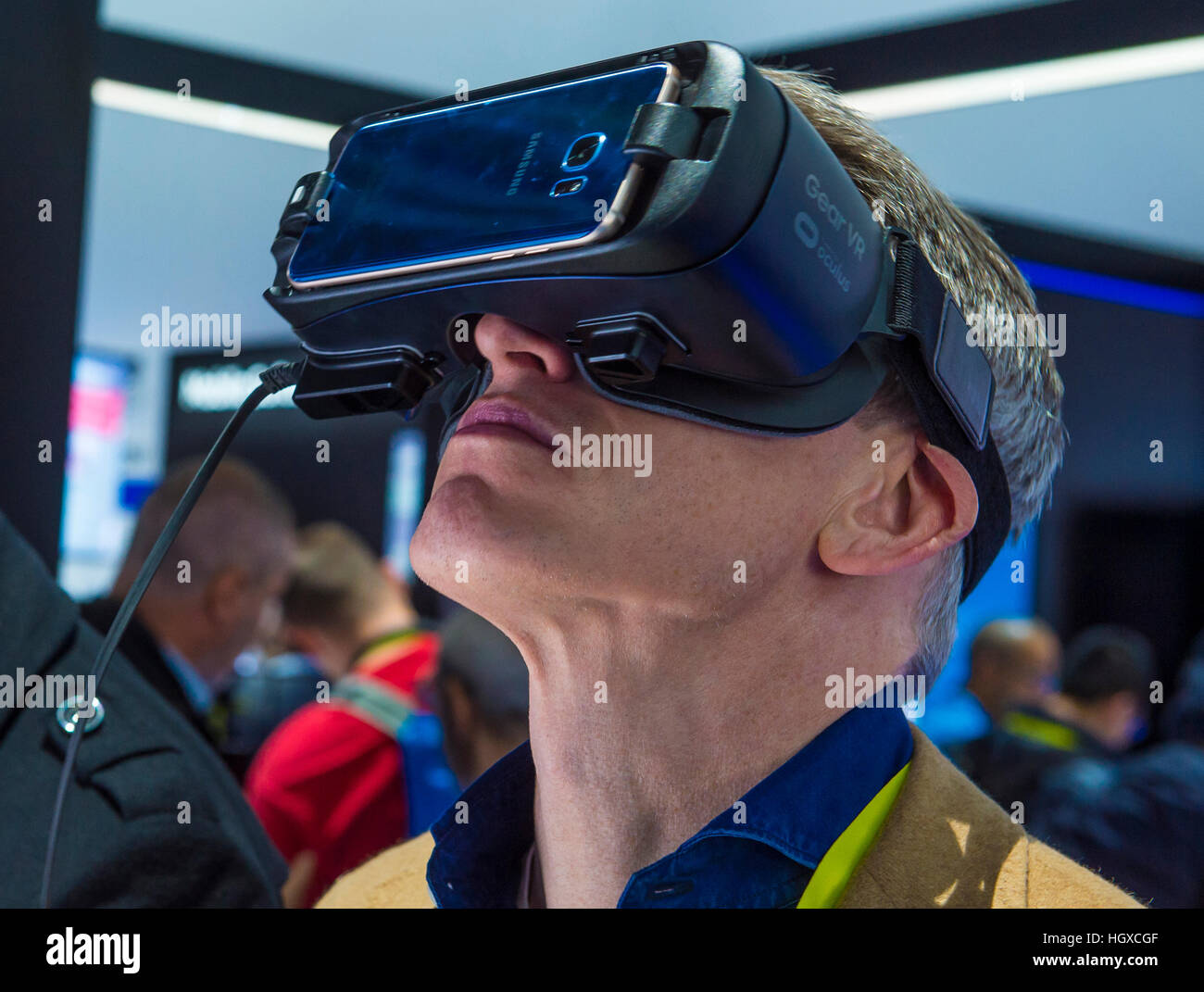 LAS VEGAS - JAN 08 : Virtual reality demonstration at The Samsung booth ...