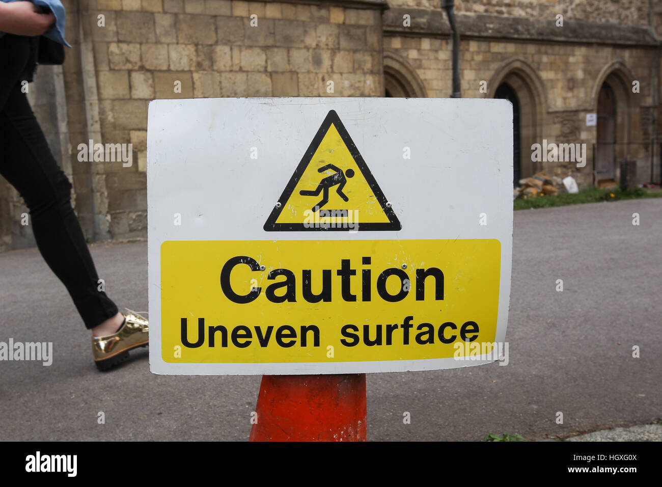 Uneven surface warning sign hi-res stock photography and images - Alamy