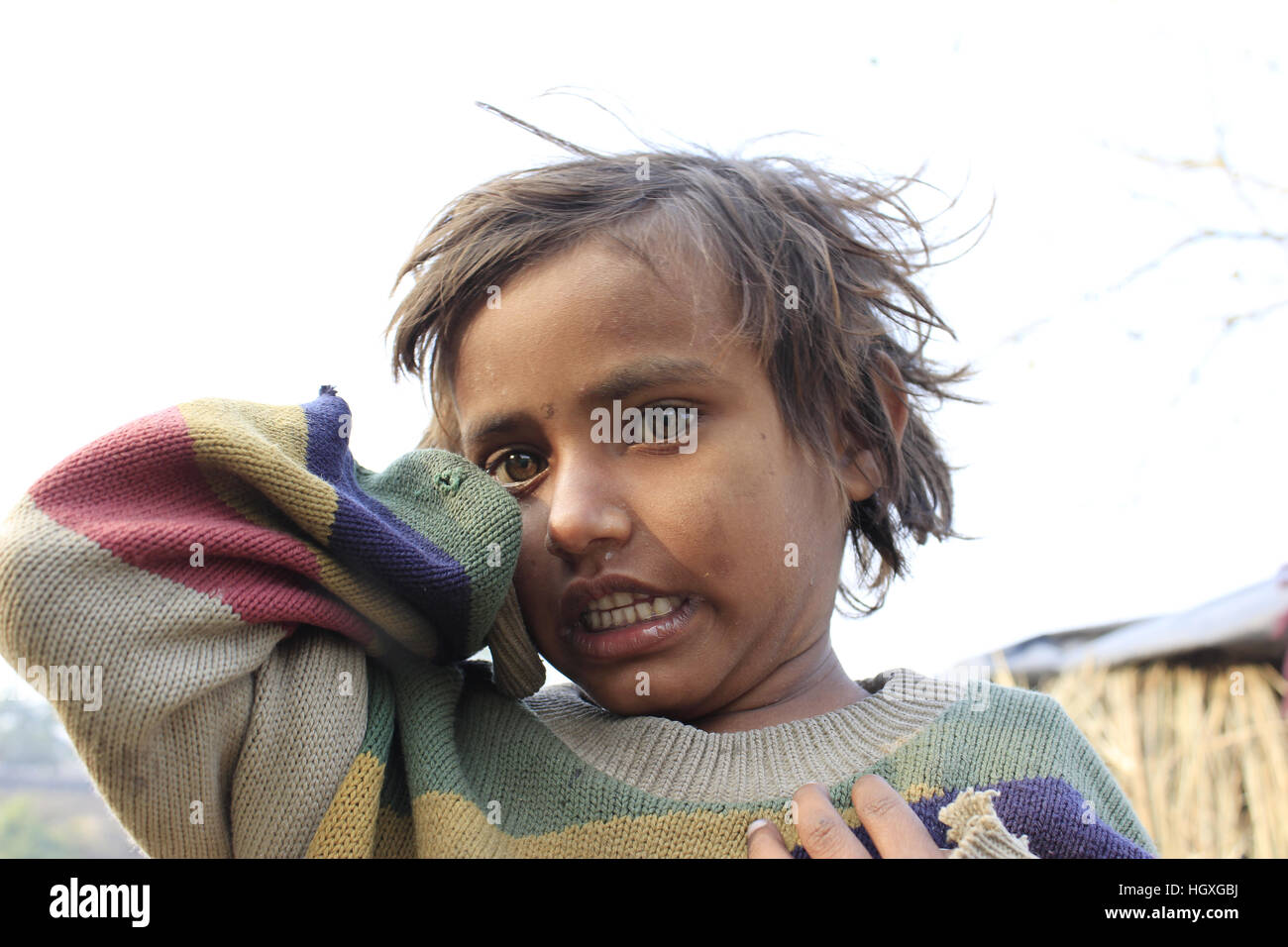 Homeless kids. Poor little vagabond children in India Stock Photo - Alamy