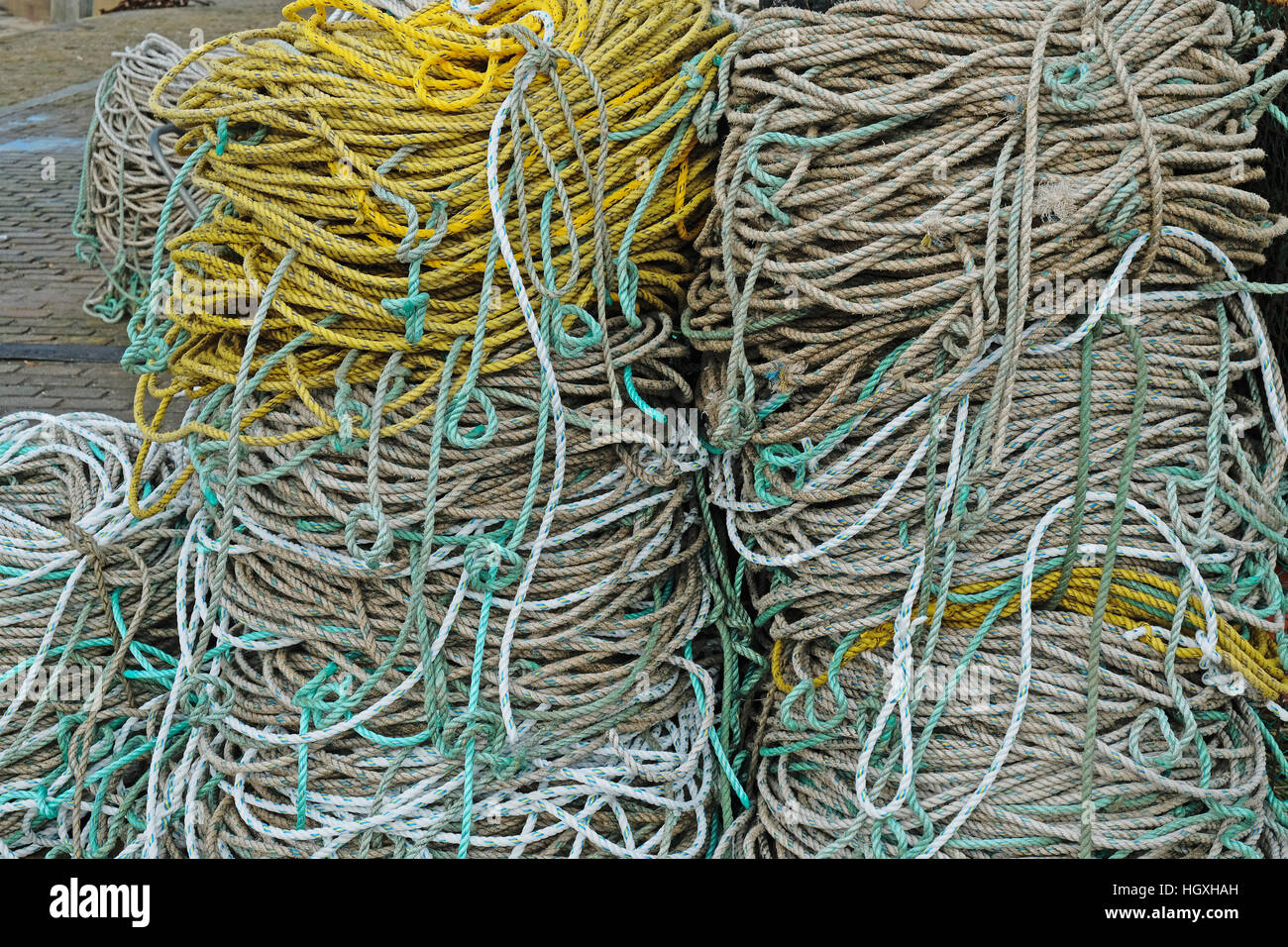 Rope tight pull hi-res stock photography and images - Alamy