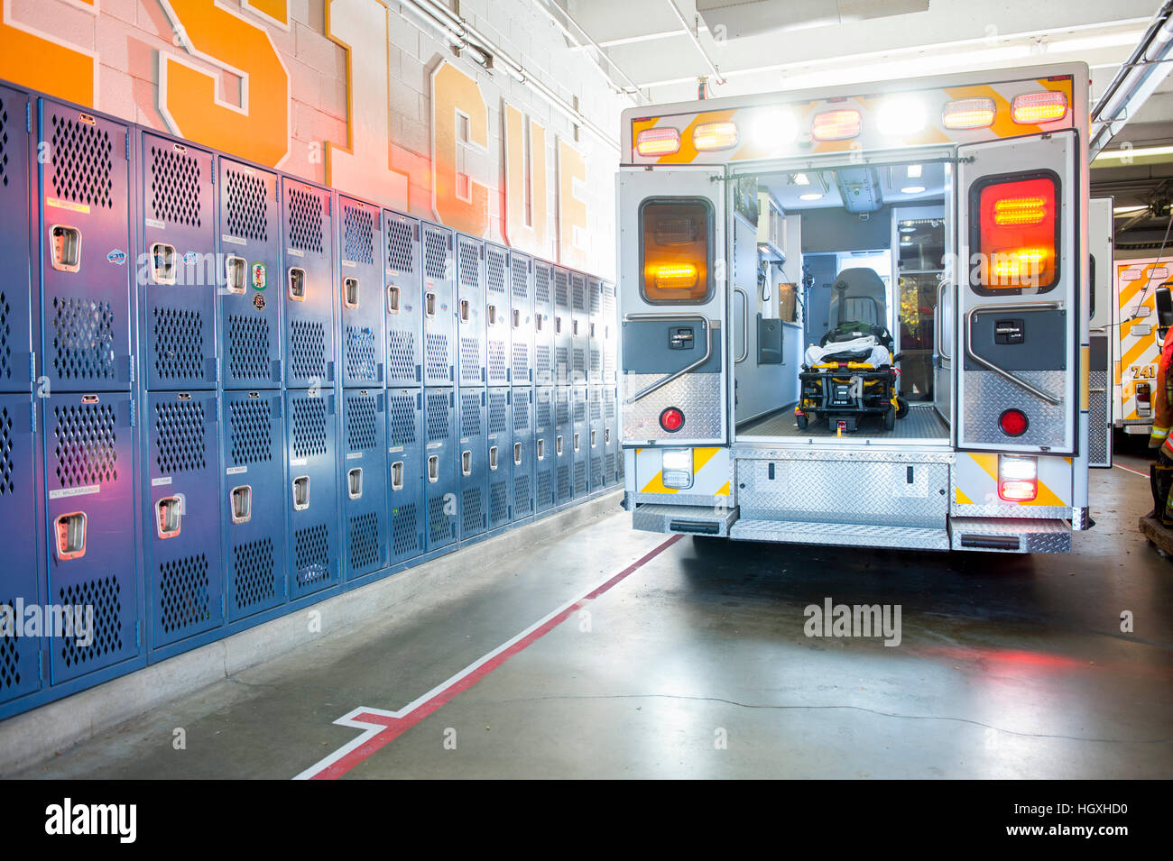 Emt hi-res stock photography and images - Alamy