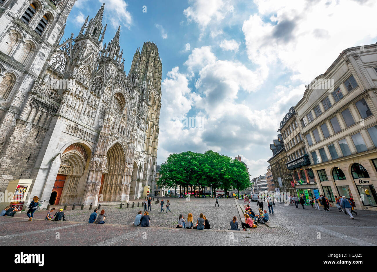 Walking around the city streets in Rouen Stock Photo - Alamy
