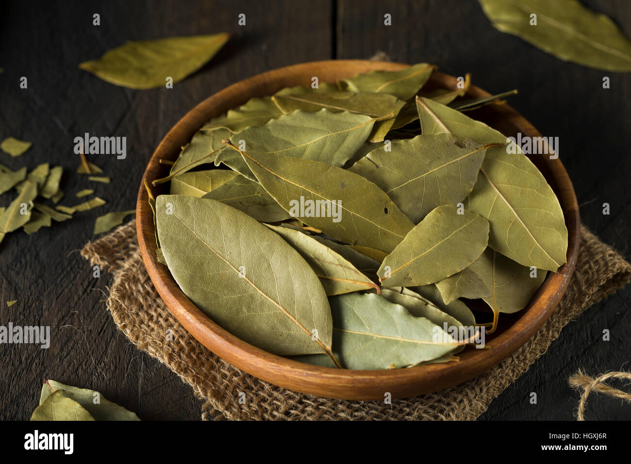 Dry bay leaves hi-res stock photography and images - Alamy