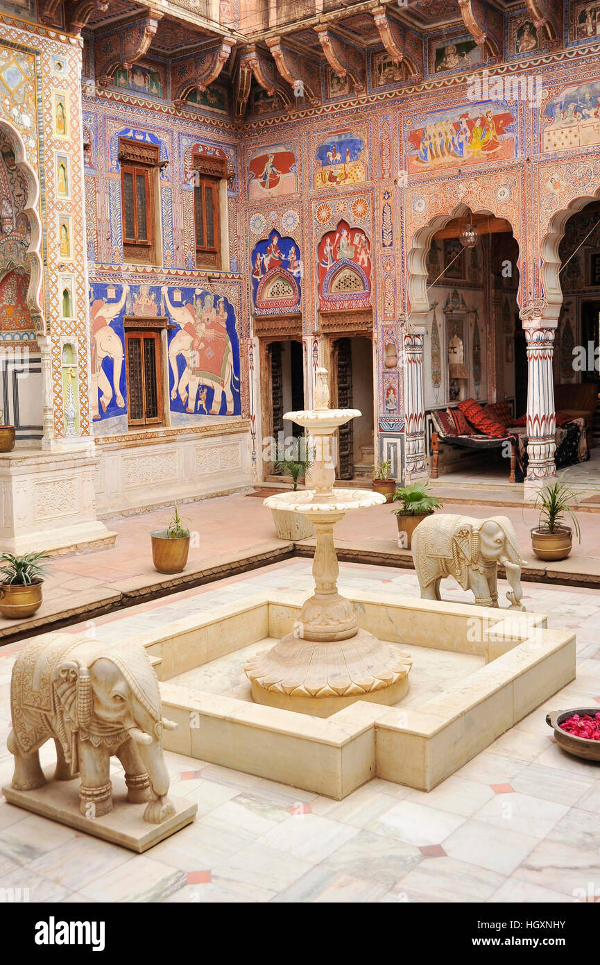Haveli courtyard hi-res stock photography and images - Alamy