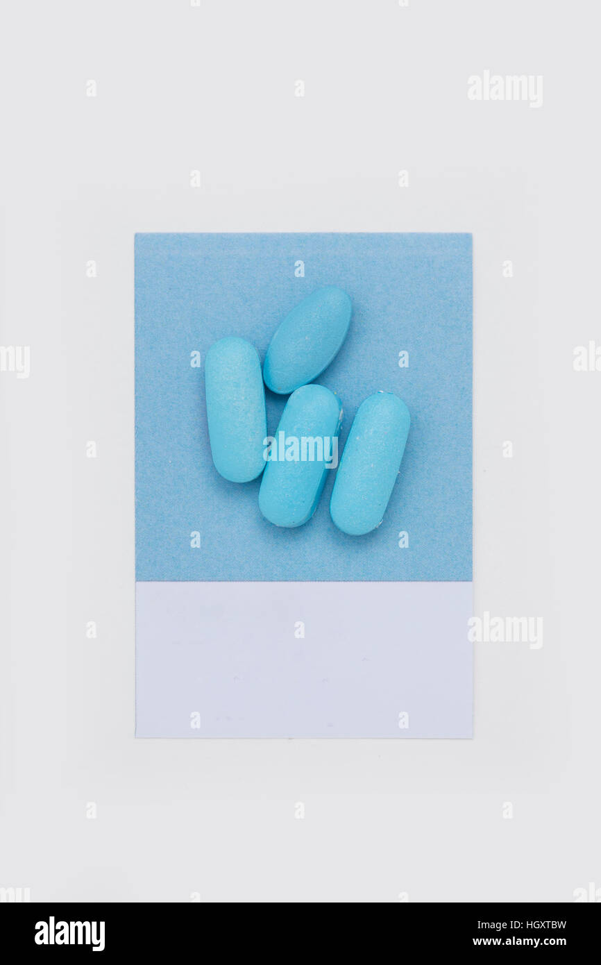 Blue pills hi-res stock photography and images - Alamy