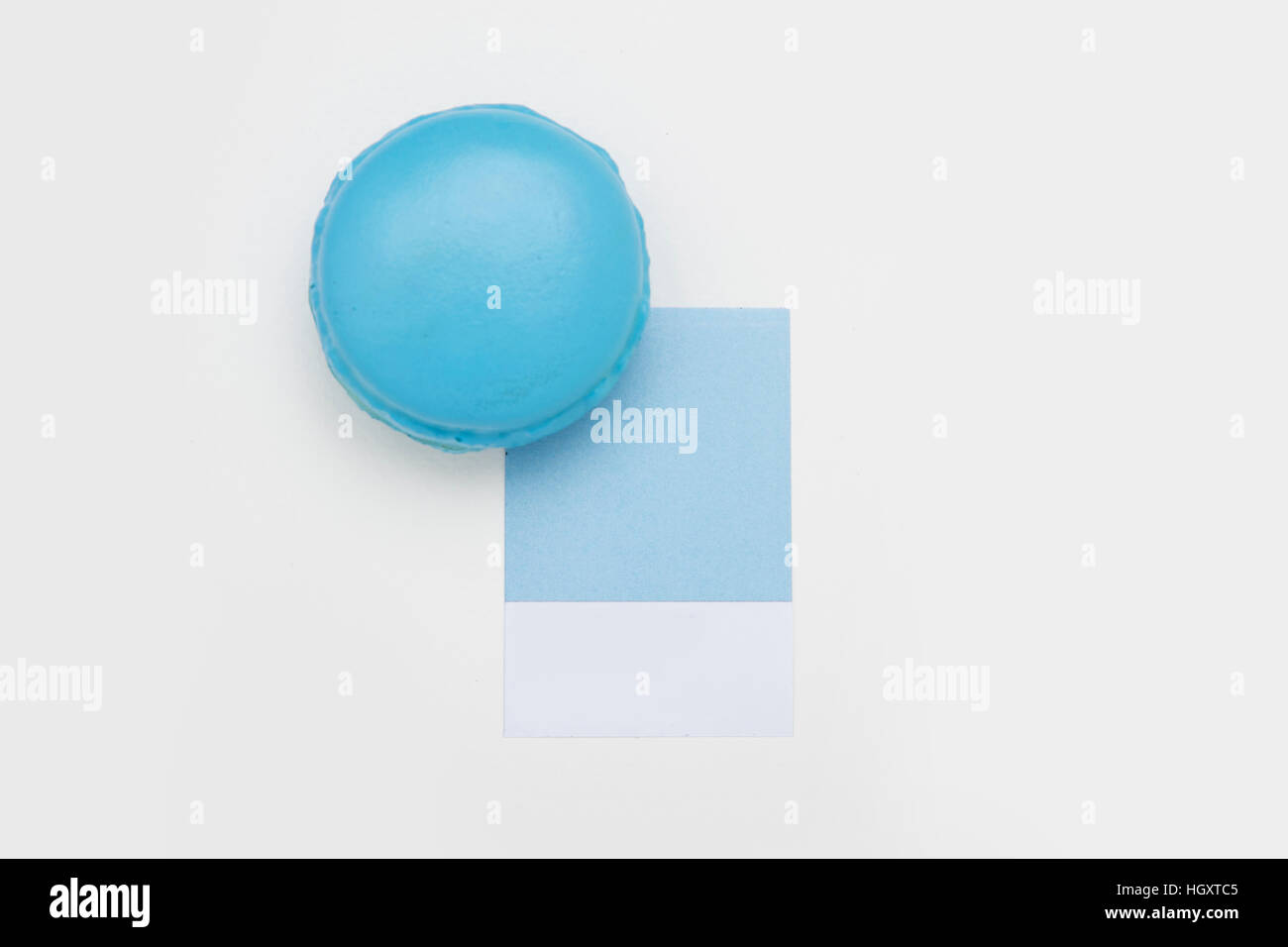 Simple blue chart hi-res stock photography and images - Alamy