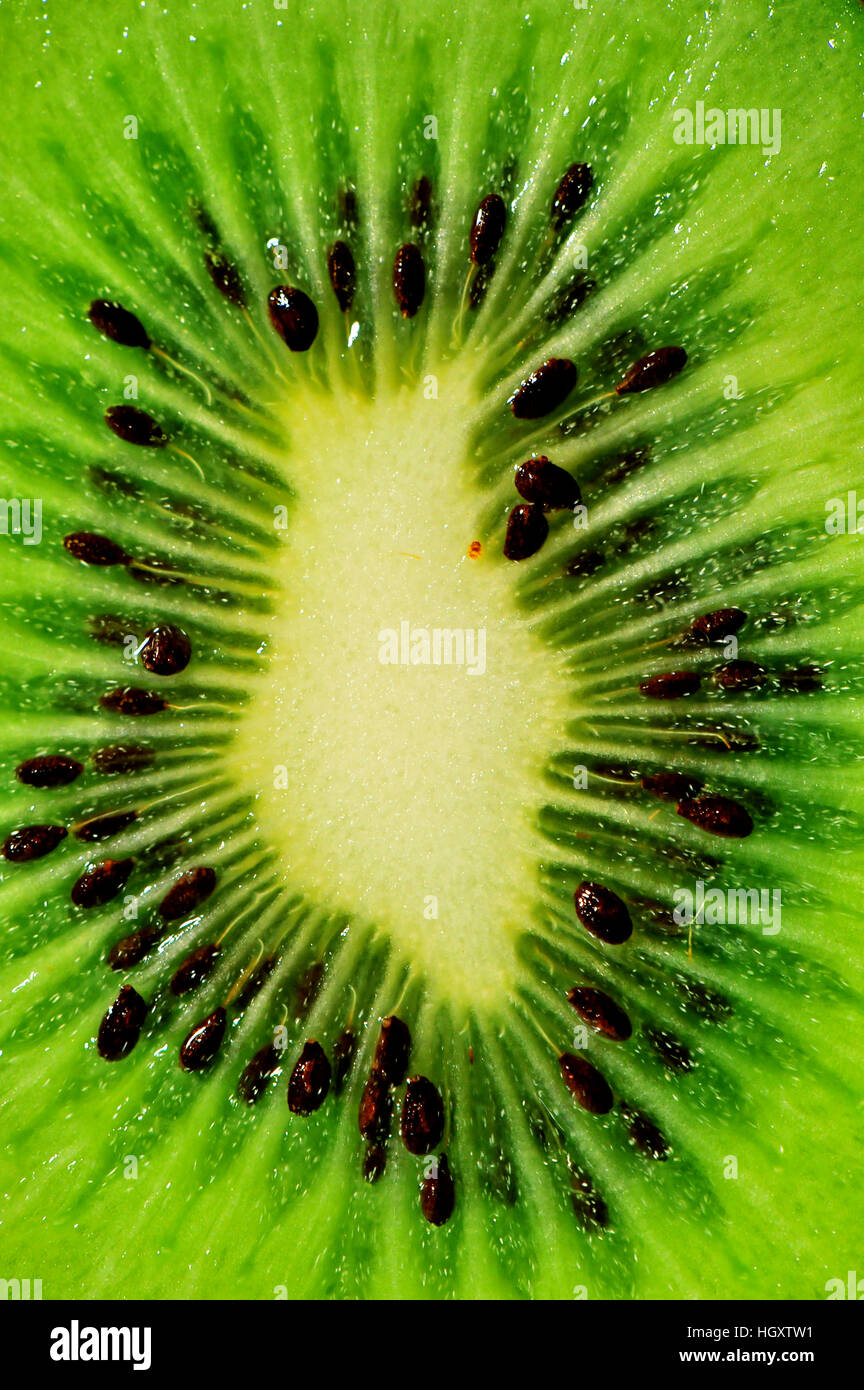 Fresh and ripe slices of kiwi fruit Stock Photo - Alamy