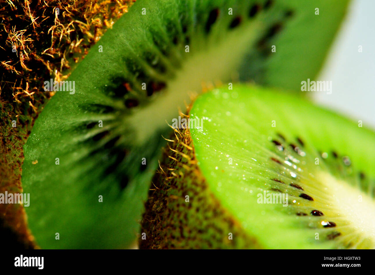 Fresh and ripe slices of kiwi fruit Stock Photo - Alamy