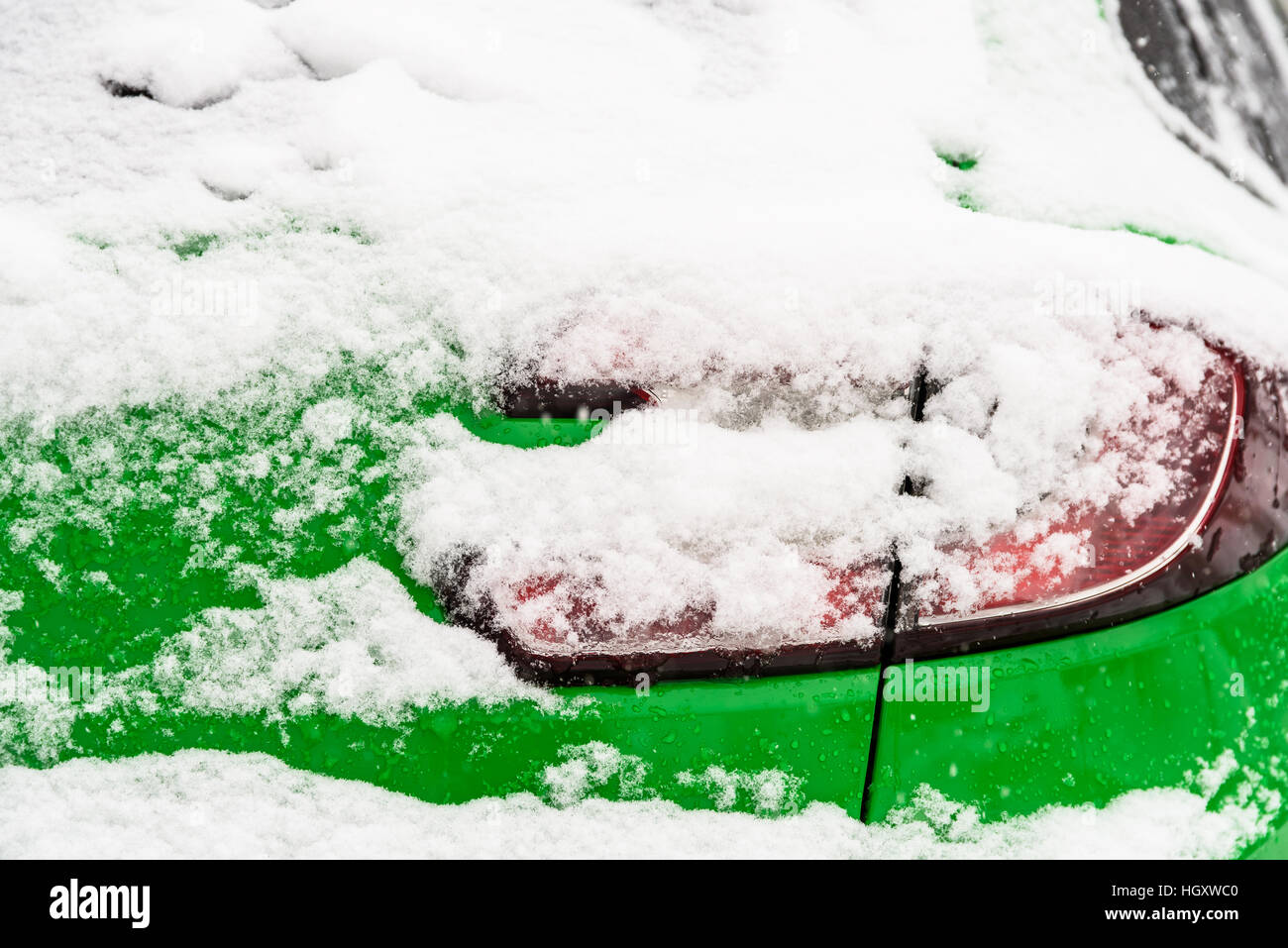 Ice white car hi-res stock photography and images - Alamy