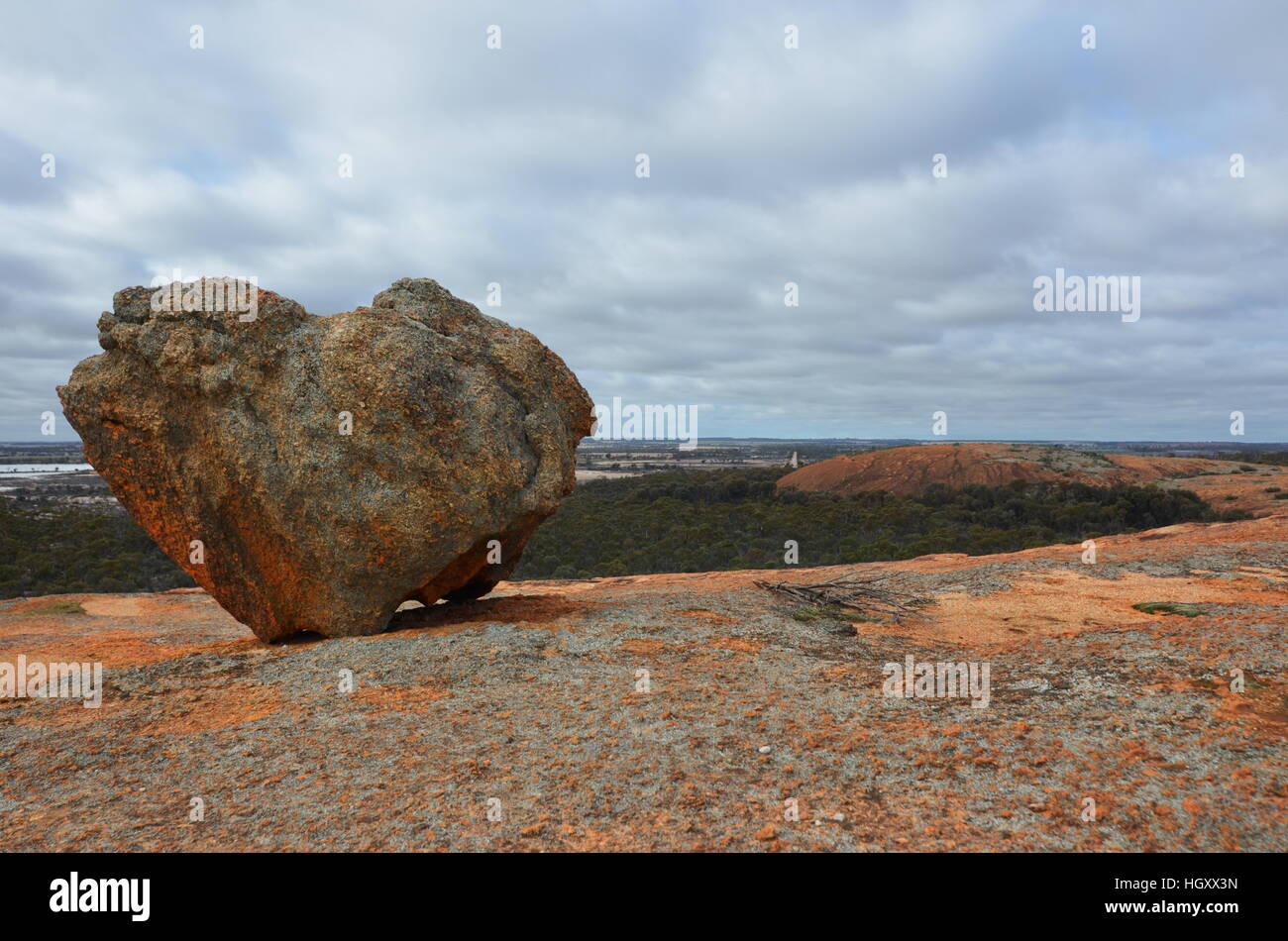Single rock hi-res stock photography and images - Alamy