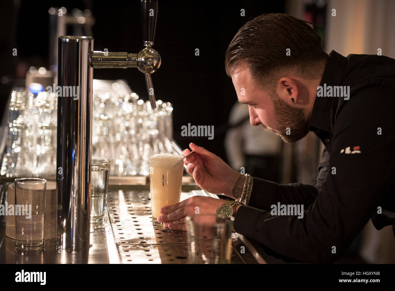 Tapping hi-res stock photography and images - Alamy