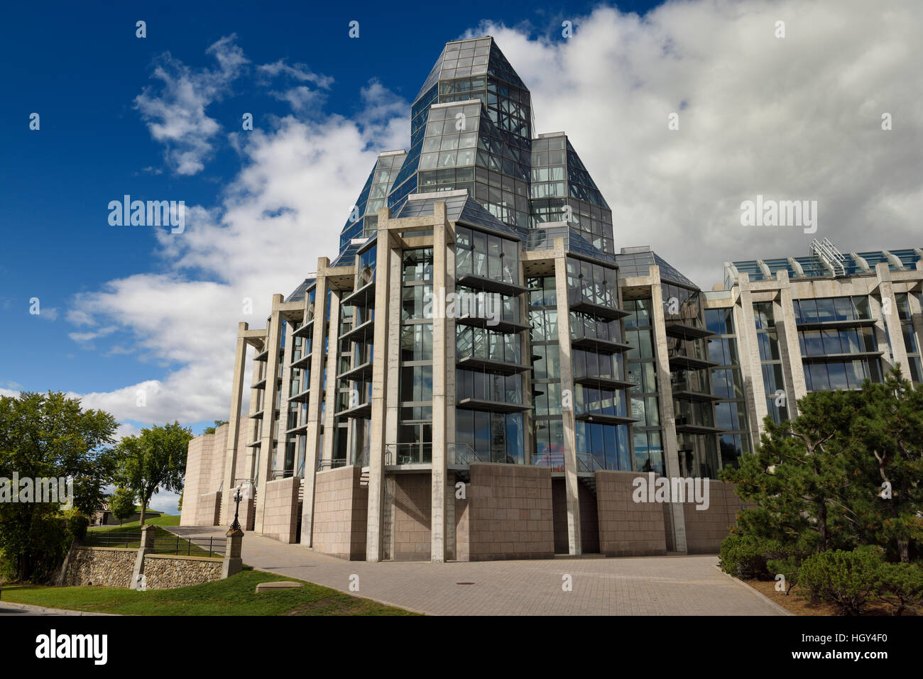 Glass atrium hi-res stock photography and images - Alamy