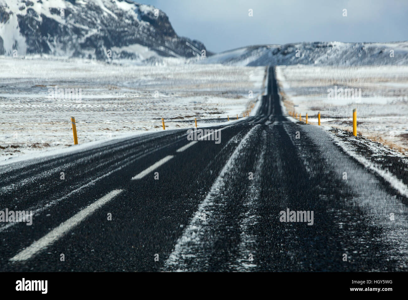 Slippery road hi-res stock photography and images - Alamy