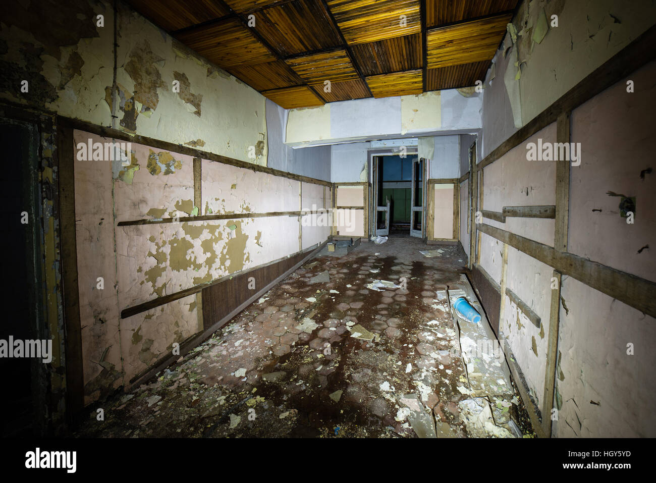 abandoned building ruins interior Stock Photo - Alamy